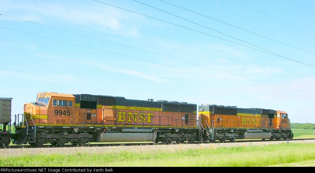 BNSF 9945 and 8948